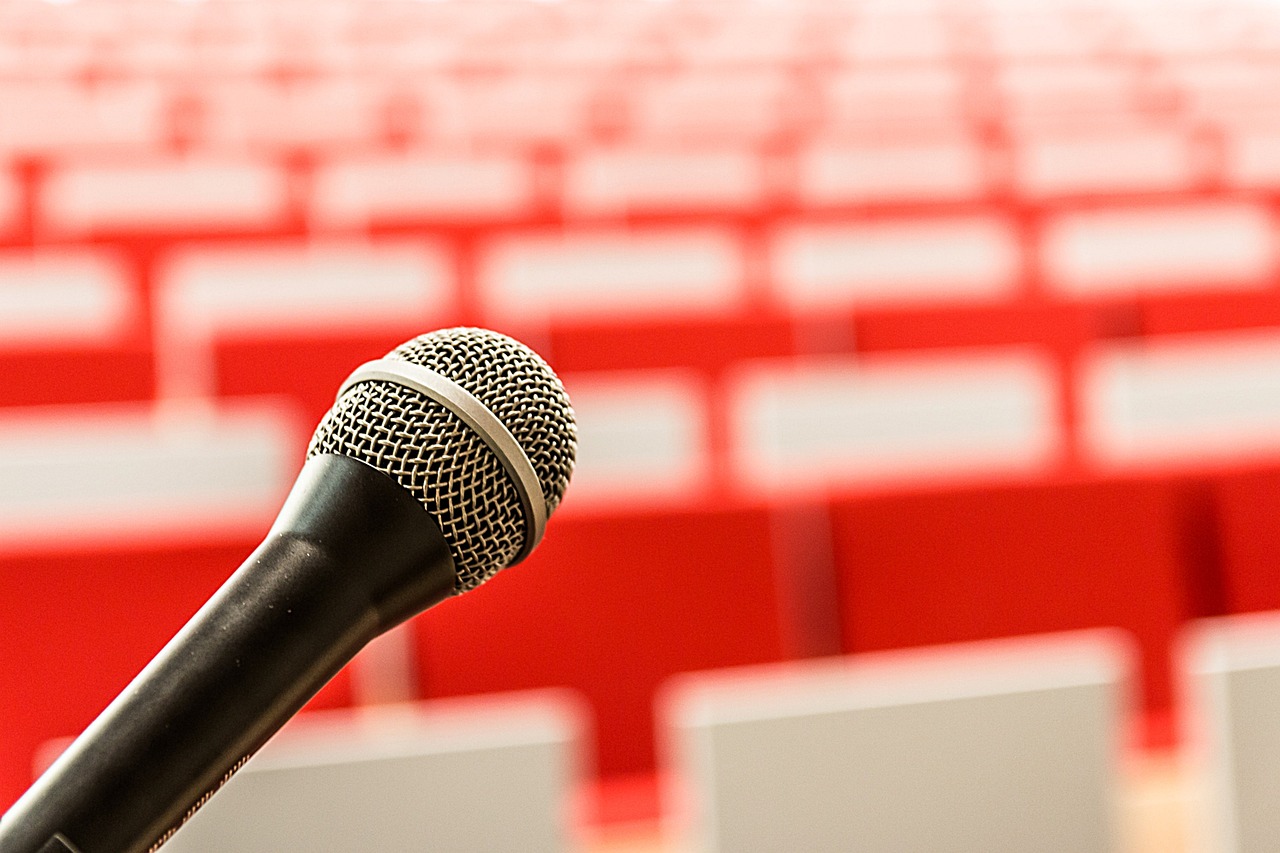 How to Write a Good Speech Title for Your Audience